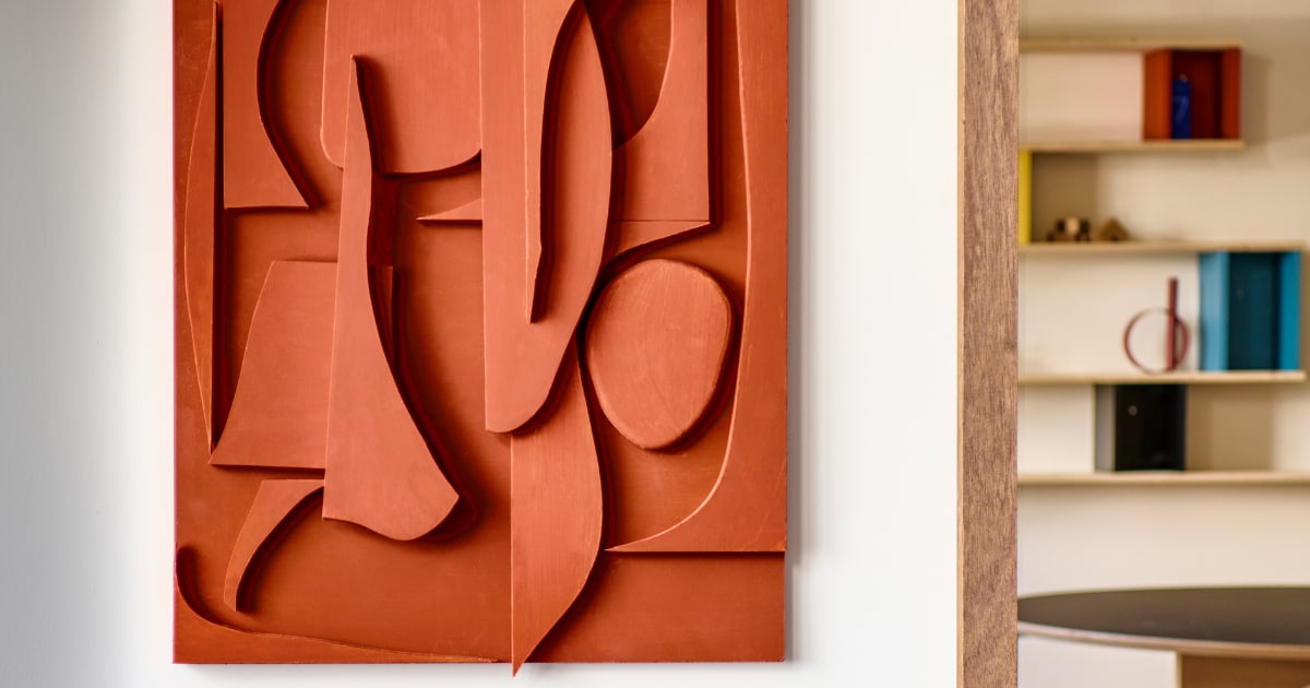 DIY: kleurrijk, houten kunstwerk voor aan de muur | vtwonen